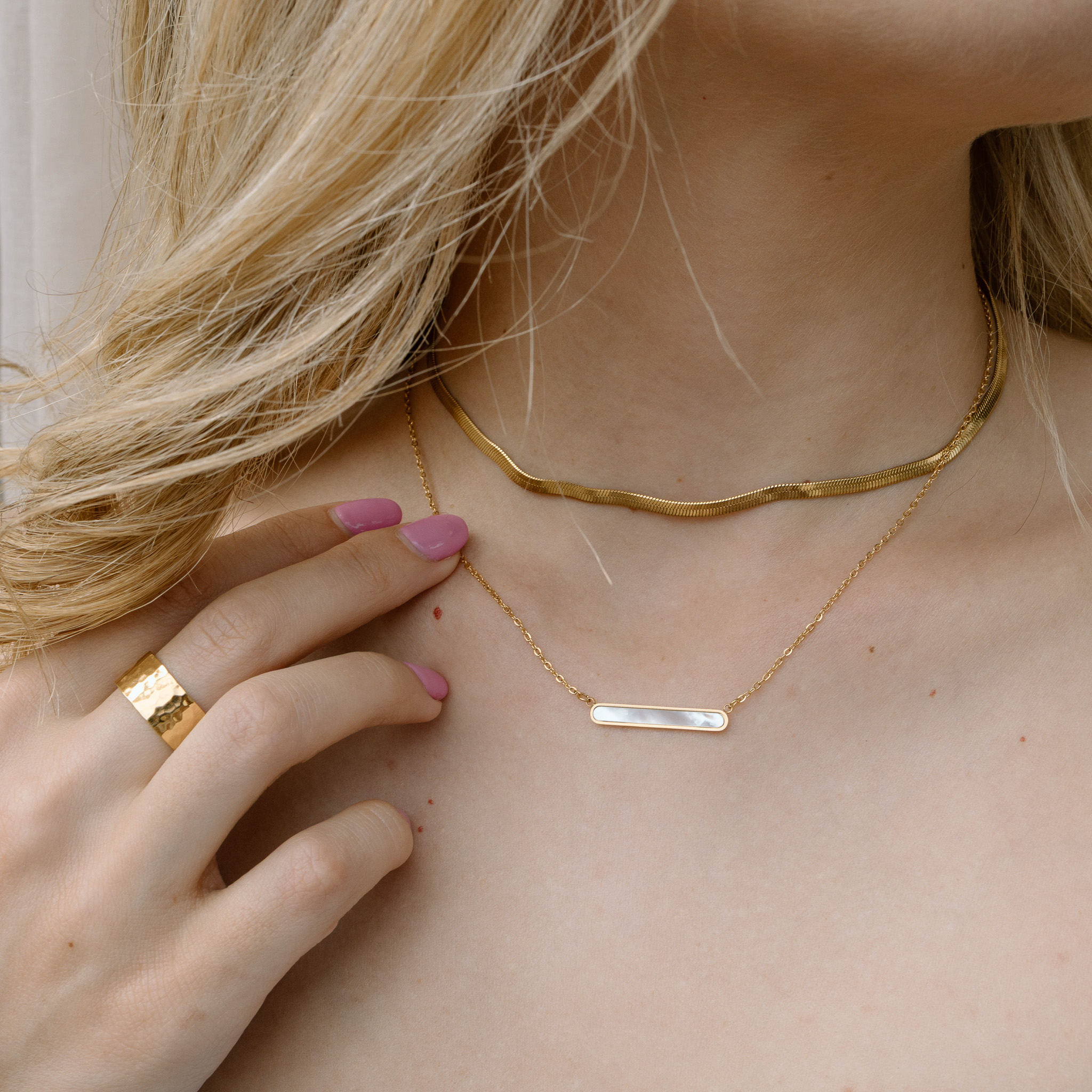 Shell Bar Necklace - Adora Luxe
